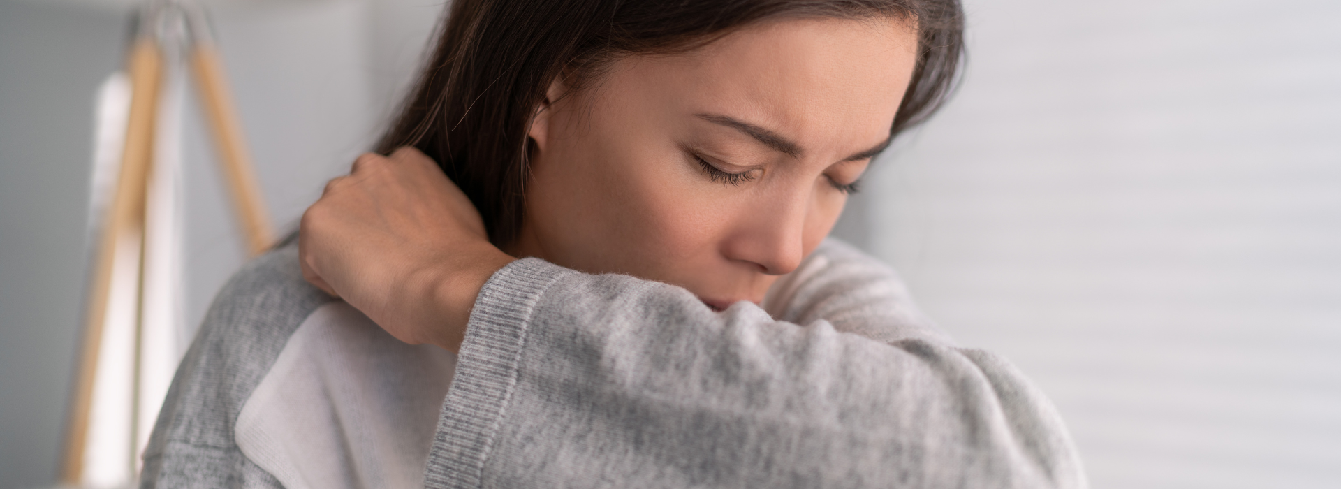 Coughing up clear phlegm: What does it mean? | Hola Health