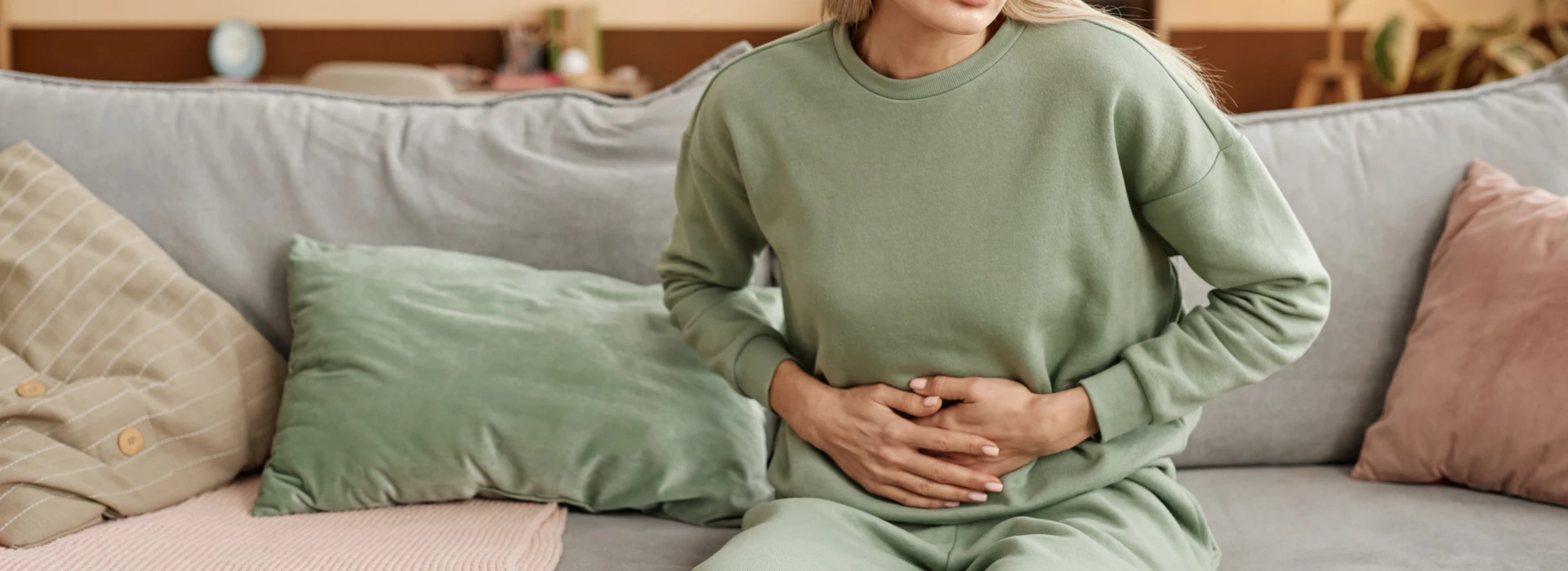 Common IBS symptoms in females | Hola Health
