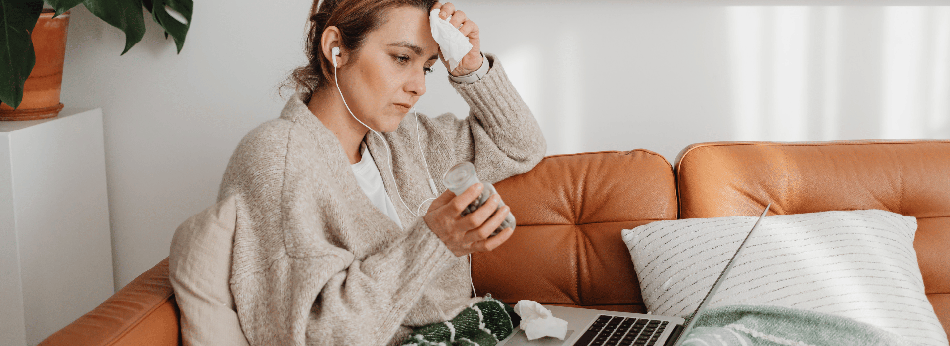 Fever blisters: Stages, causes, and treatment | Hola Health